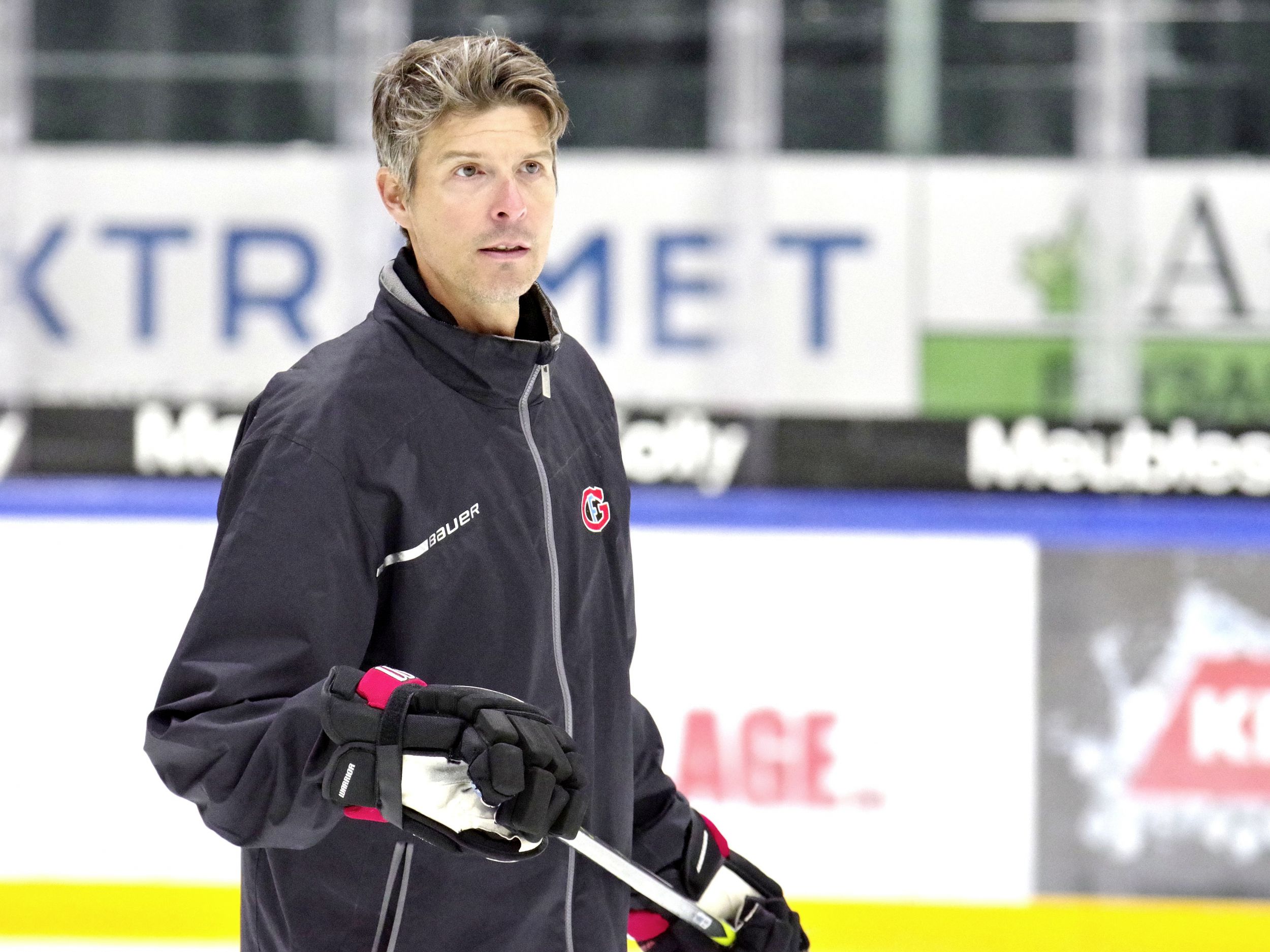 David Aebischer trainiert weiterhin Gottérons Torhüter - Freiburger ...