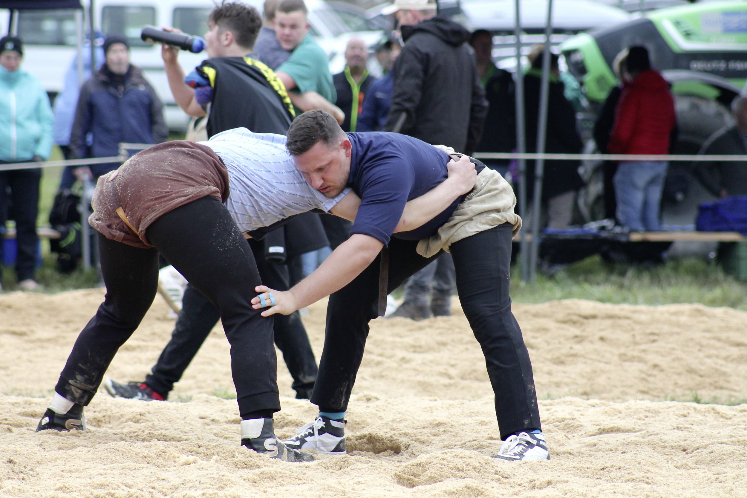 Lario Kramer gewinnt den Heimschwinget - Freiburger Nachrichten