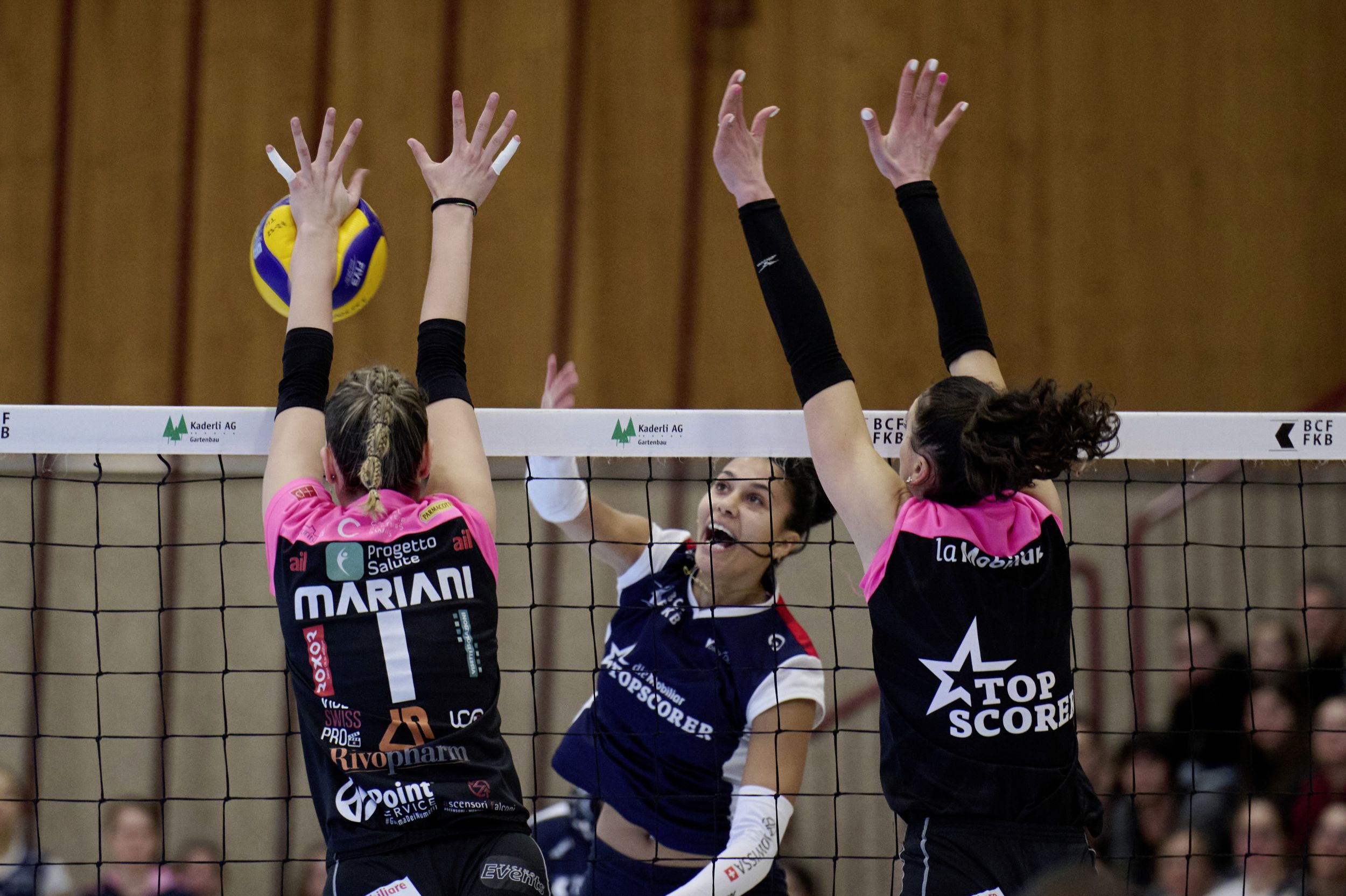 Volley Düdingen: Ein Sieg des ganzen Teams - Freiburger Nachrichten